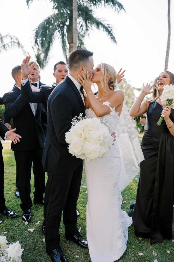 A Classy Florida Wedding with All-White Florals - WEDVIBES.MEDIA