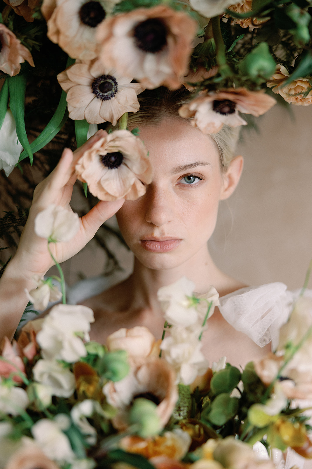 Inside a Floral Studio Where Magic Happens - WEDVIBES.MEDIA