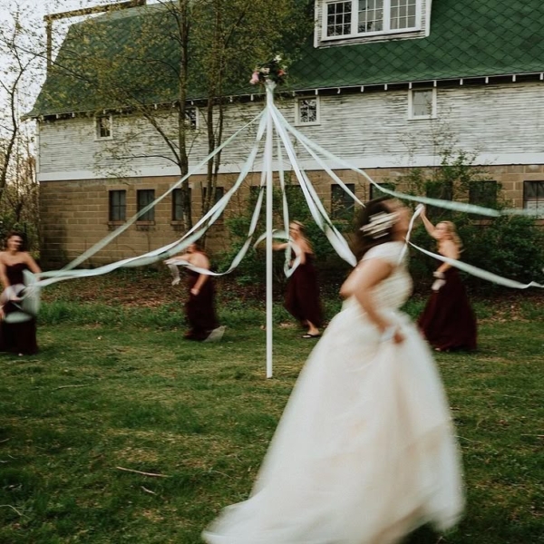 A Scandinavian Wedding Aesthetic That Melts the Ice