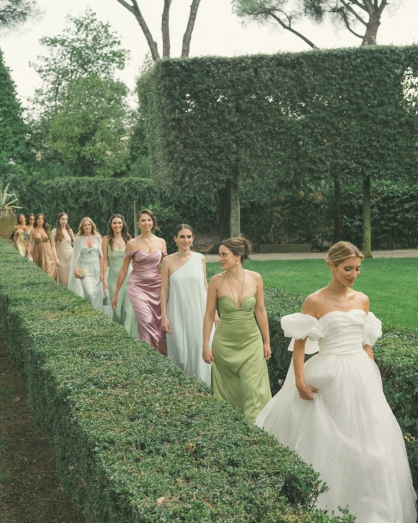 Group Wedding Photo Ideas: 13 Ways to Capture Your Favorite People ...