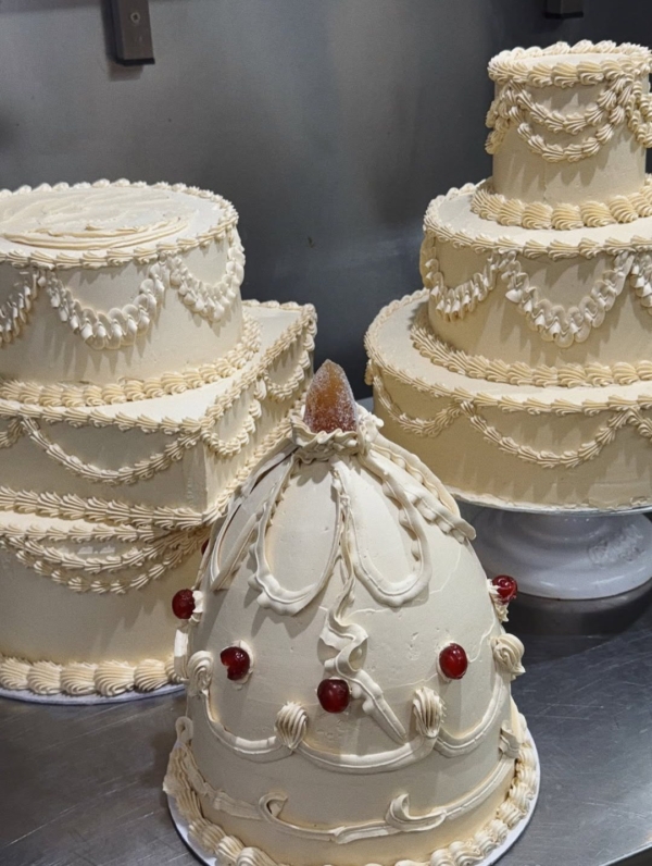 11 Wedding Cake Trends for 2026 - WEDVIBES.MEDIA